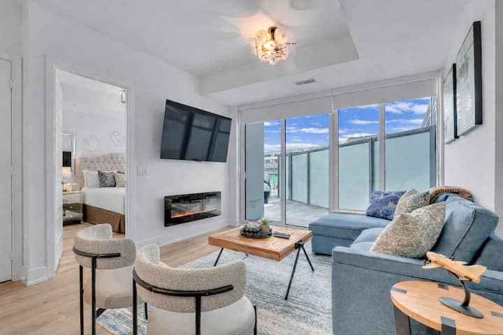 Ground-floor Luxury 2br @ Sunseeker Friday Harbour - Innisfil