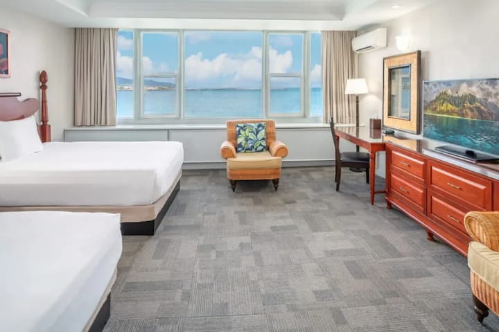 Look No More! 3 Units, Outdoor Pool, Oceanfront! - Maui, HI