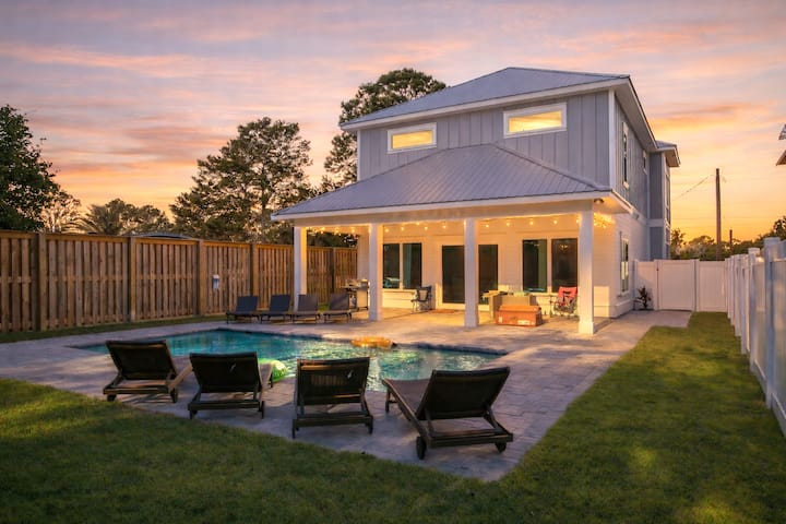 Heated Pool • Near Park + Beach | 16 Guests - Panama City Beach, FL