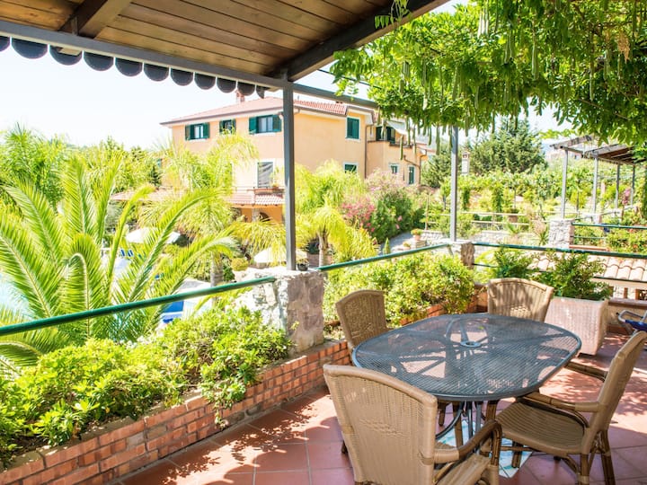 Drei-zimmer-wohnung Für 4 Personen By Interhome - Palinuro