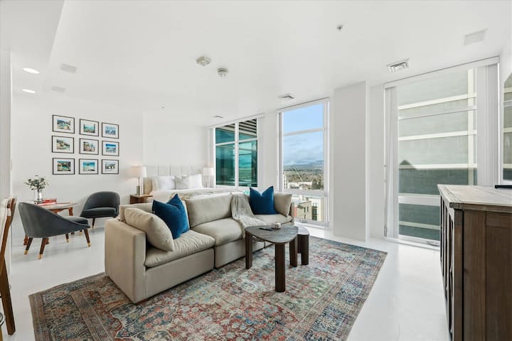 Sophisticated Downtown Condo W/ Mountain Views - ボイシ, ID