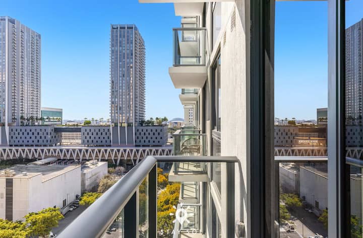 Modern Miami Studio Perfect For City Living - Miami, FL