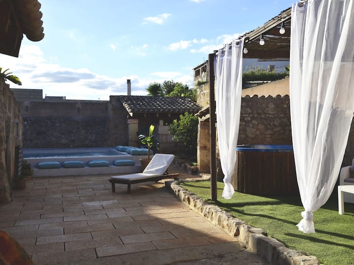 Jedes Ferienhaus Mit Garten Und Schwimmbad - Petra