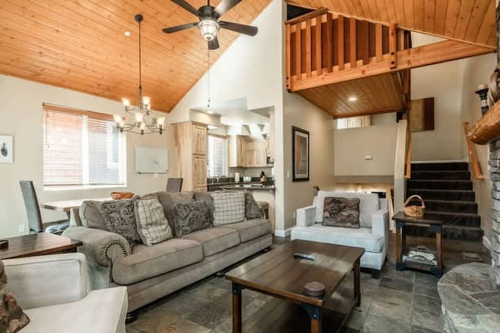 Walk To Village, Gondola, Shops + Free Shuttle! - Mammoth Lakes