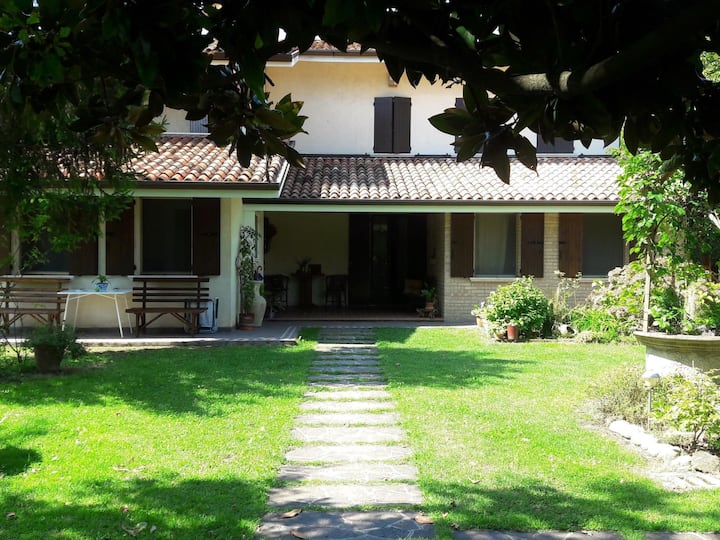 Auf Einem Ummauerten Grundstück By Interhome - Noventa di Piave