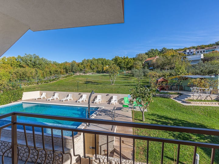 In Crikvenica Mit Großem Garten By Interhome - Crikvenica