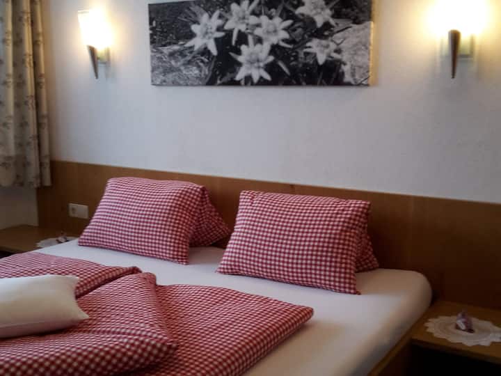 Wunderschönes Appartement By Interhome - Matrei in Osttirol