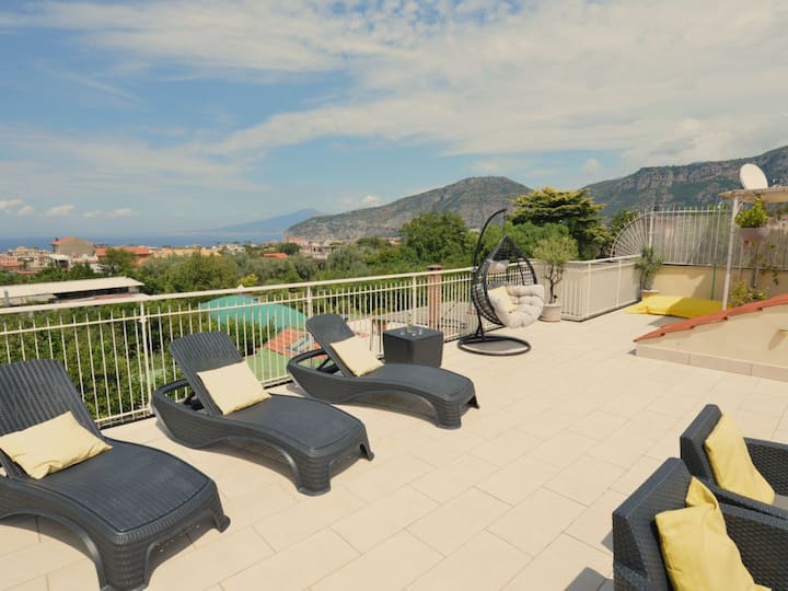 Familienwohnung Mit Privatparkplatz By Interhome - Vico Equense