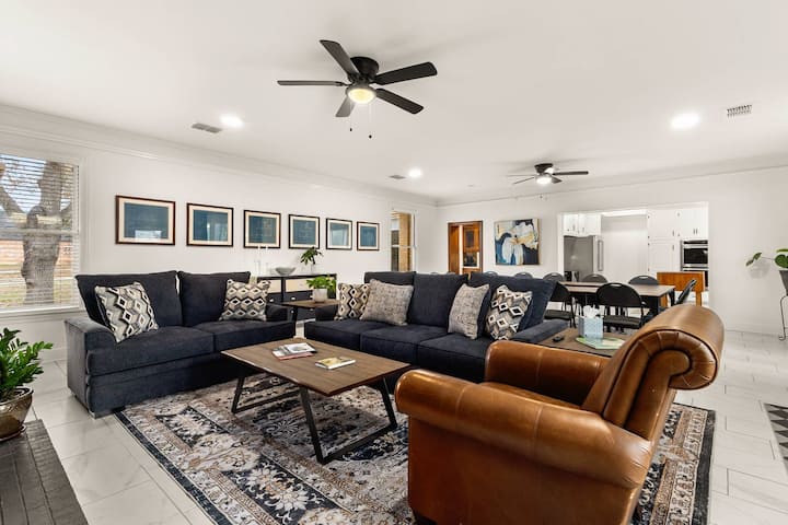 Grand Manor 5 Br Near Txst, Ufcu Stadium & River! - San Marcos, TX