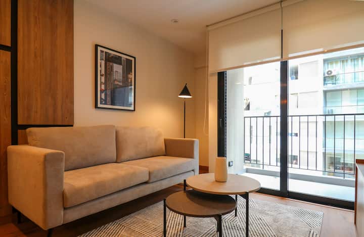 W* | Group-friendly 3br W/ Balcony In Miraflores - Peru
