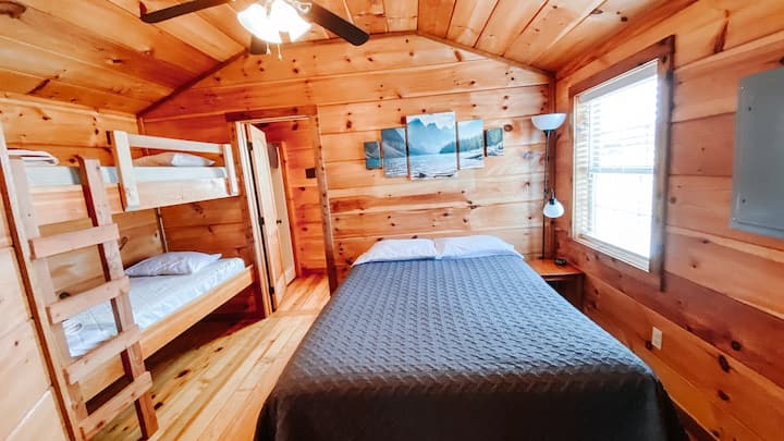 Cabin With Gorgeous Mountain And Pond Views - Cumberland Mountain State Park, Crossville