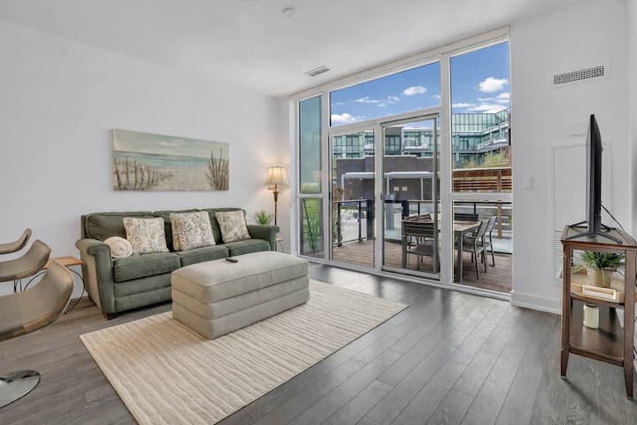 Cozy Ground-level Getaway At Friday Harbour Resort - Innisfil