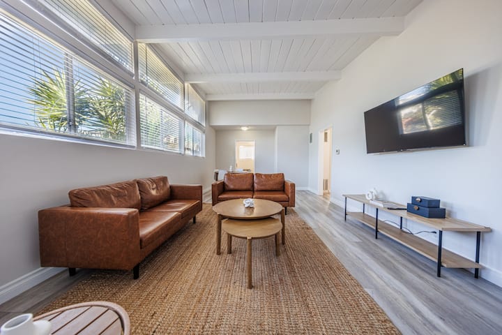 2-bedroom Duplex In Beverly Hills Residential Area - Beverly Hills, CA