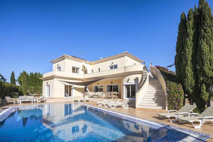 Vila Alporchinhos - Large Family Villa Close To Be - Lagoa