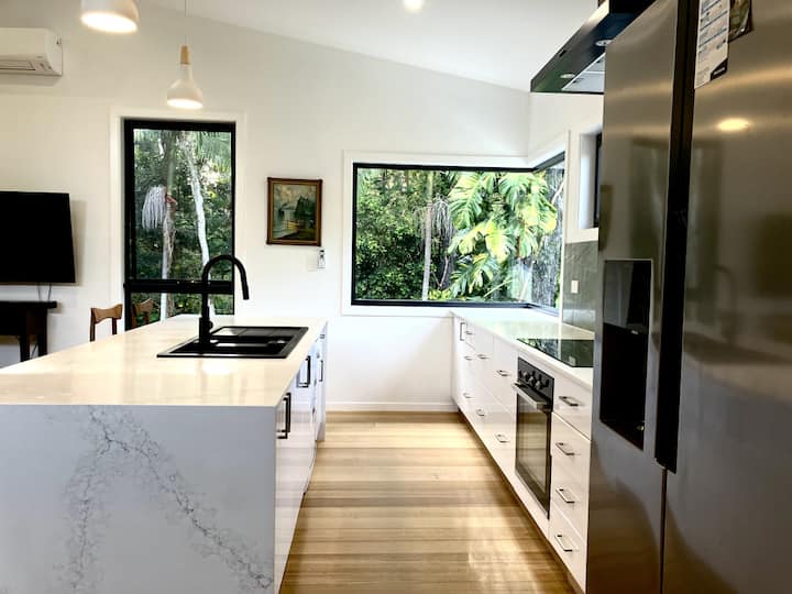 Sanctuary Spaces - Saltwater Lodge - Byron Bay