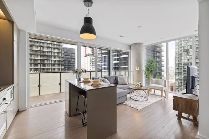 Stylish & Central—the Perfect City Stay - Toronto