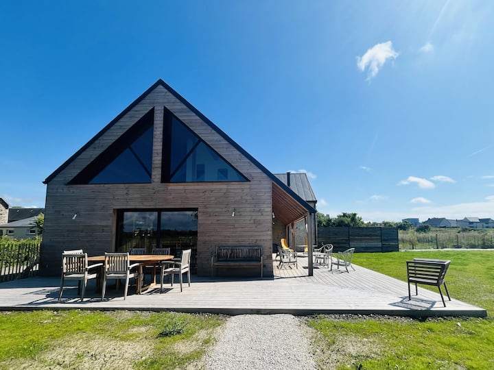 Maison Spacieuse Pour 4 Personnes - Gouville-sur-Mer