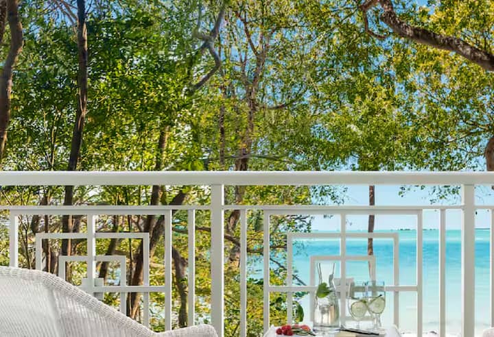 King Waterfront Room Near Private Beach & Pools - Key Largo, FL