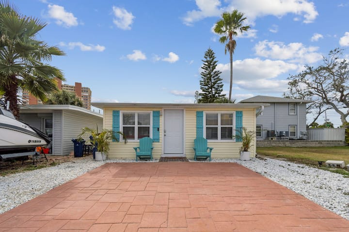 Billy's Beach Bungalow - Redington Shores, FL
