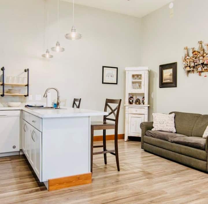 T West Lodging At Bell Street - Bayfield, WI