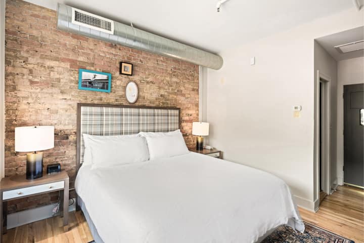 Tranquil Stays Close To Dining And Nightlife - Glenwood Springs, CO