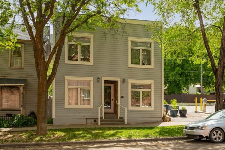 Downtown Glenwood | 1 Unit | Pet-friendly Unit - Glenwood Springs, CO