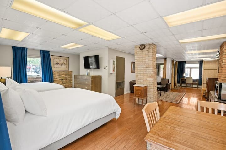 Relaxing Downtown Mountain Stay | Pets Allowed - Glenwood Springs, CO