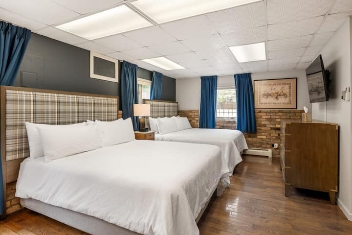 Relaxing Downtown Mountain Stay | Pets Allowed - Glenwood Springs, CO