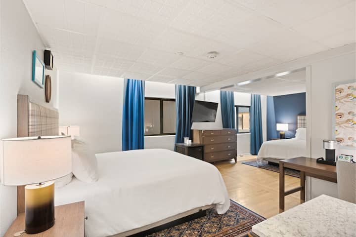 Modern Urban Getaway In Glenwood | Pets Allowed - Glenwood Springs, CO