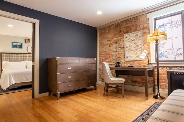 Glenwood Springs Stay | 2 Kings | Central Location - Glenwood Springs, CO