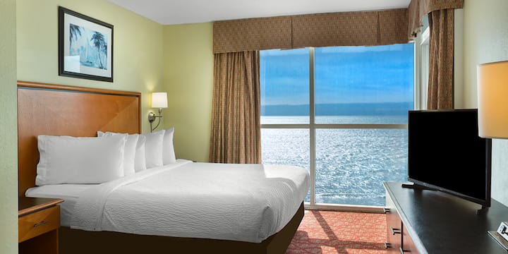 Family Condo W/ Lazy River Close To Boardwalk - Myrtle Beach, SC