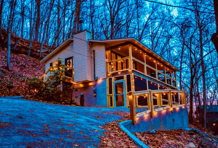 *Charming 3bd Cabin W/hot Tub, Arcade & Ping Pong* - Gatlinburg, TN