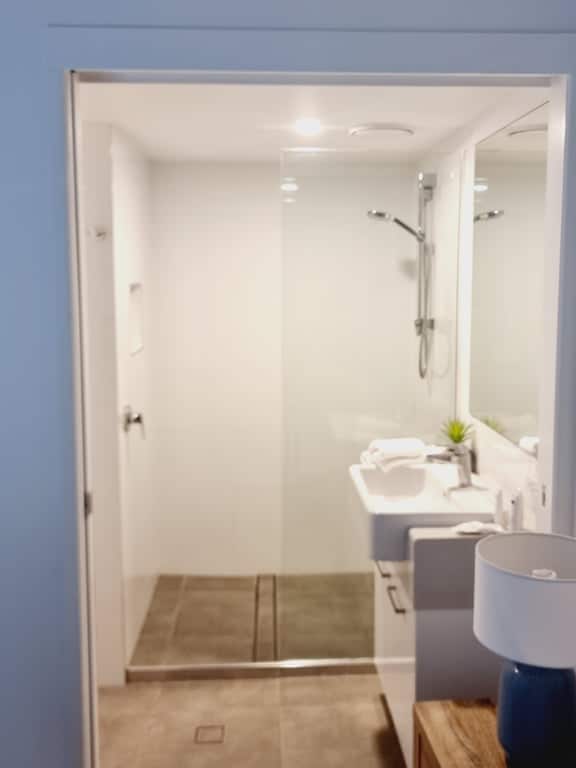 Pandanus Coolum Beach 2 Bedroom Exec Apartment - Flats for Rent in ...