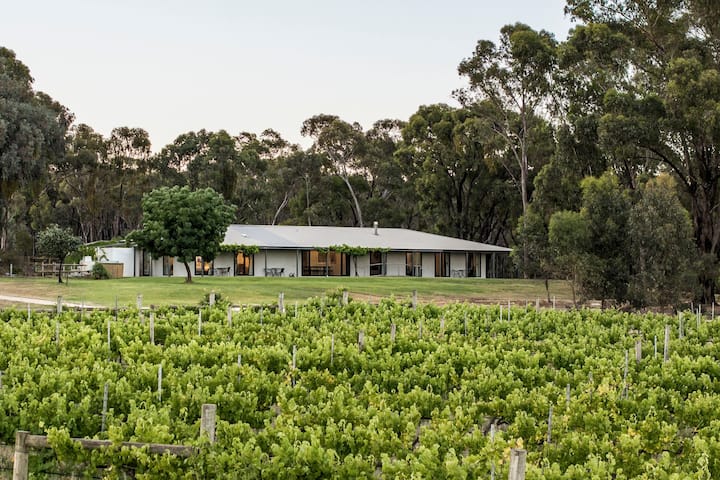The Homestead Retreat I Solterra & Vine - Bendigo