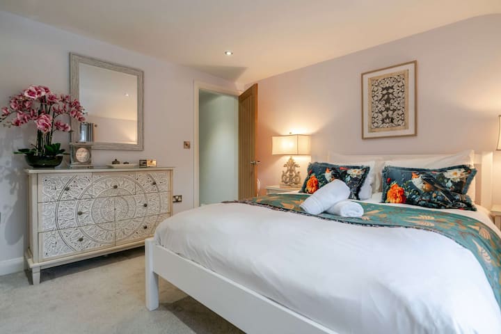 The Knutsford Cottage - Jodrell Bank