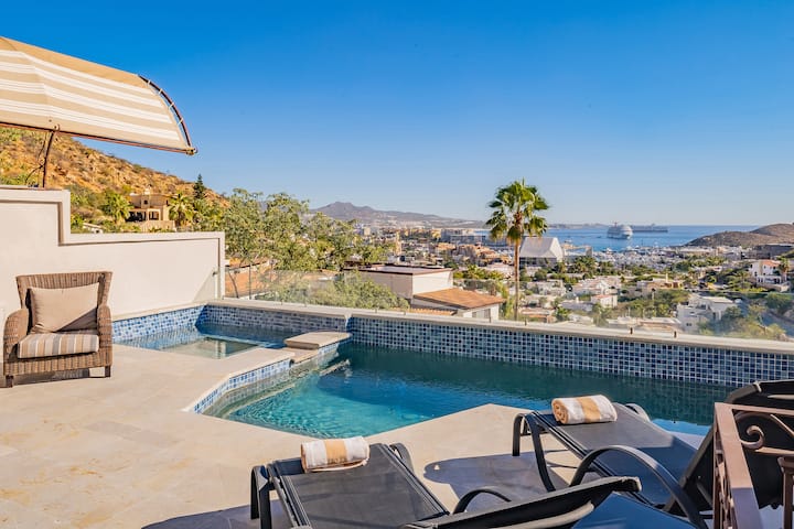 Walk To Beach Villa W/ Ocean Views, Pool & Hot Tub - Cabo San Lucas