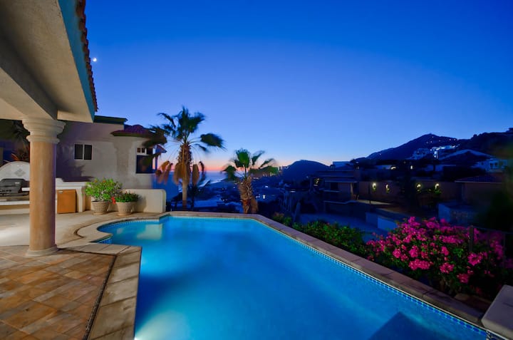 Villa Bougainvillea - Villa Encantadora Con Vistas Espectaculares Del Océano Y La Playa - Cabo San Lucas