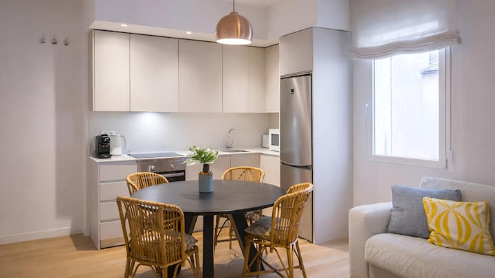 Pza Sto Domingo Apartments 2bd - 603 - Estación de Acacias / Embajadores - Madrid