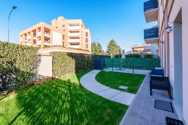 Casa Carlo, Brescia With Parking&garden By Host4u - Brescia