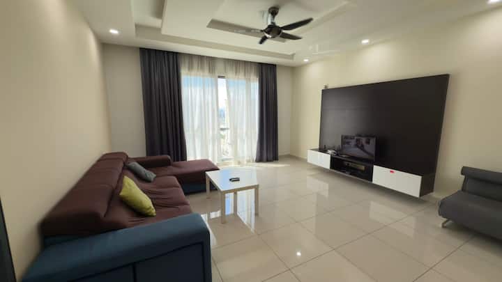 Damen Residence: 2 Bedroom With Ultimate Sky Pool - Subang Jaya