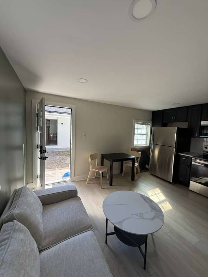 The Charleston Vibe Vi • 8809 - North Charleston, SC