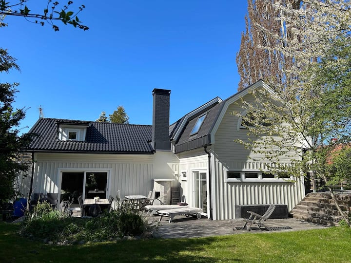 Modern Scandinavian Villa With Sauna Stockholm - Kungsängen