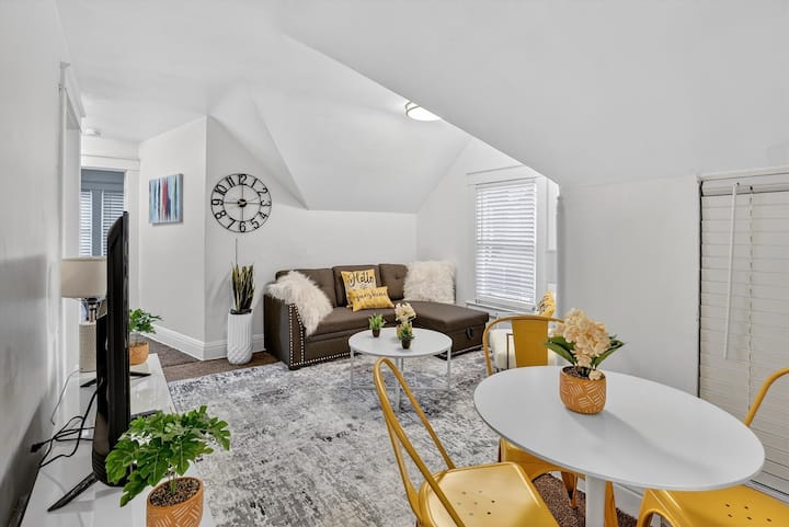 The Upper On Bay - Bay City, Mi - Bay City, MI