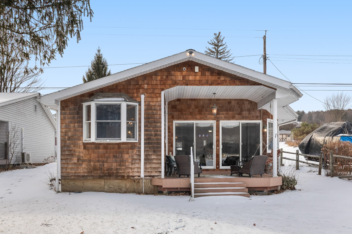 The Lost Lobster: Haus am See am Waneta Lake - Häuser zur Miete in ...