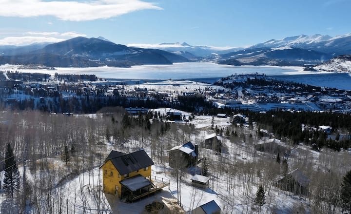 Top-of-the-world Mtn Views | Adventure Basecamp - Silverthorne, CO