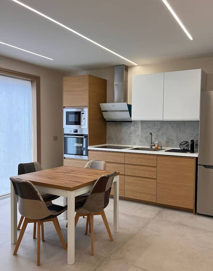 Nuovissimo, Bellissimo E Tecnologico - Gela