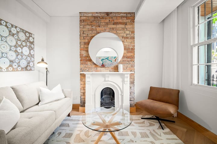 Stylish Surry Hills Terrace W/ Jacuzzi & Parking - Sydney