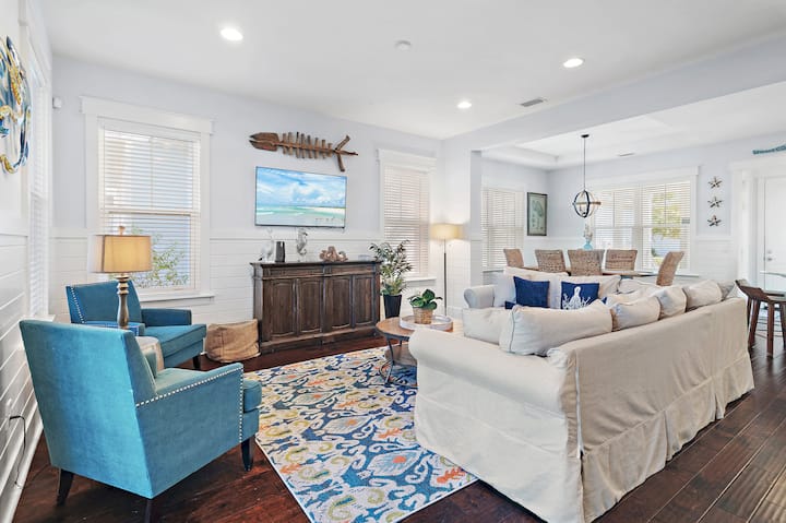 The Kraken’s Paradise 3br, 5 Bikes & Table Tennis - Seacrest, FL