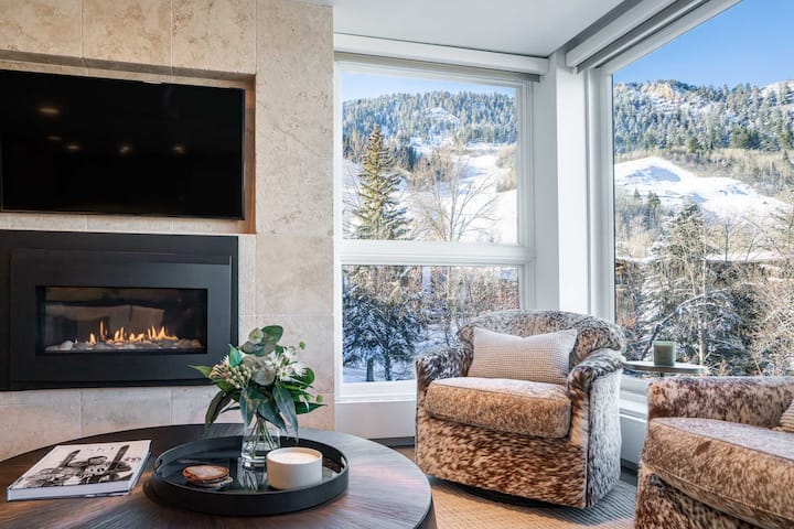 New Ski-in/out Renovated 3br With Views! - Aspen, CO