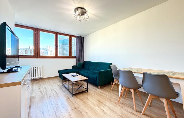 Powstańców ŚLąskich Lavish Apartment - Wrocław